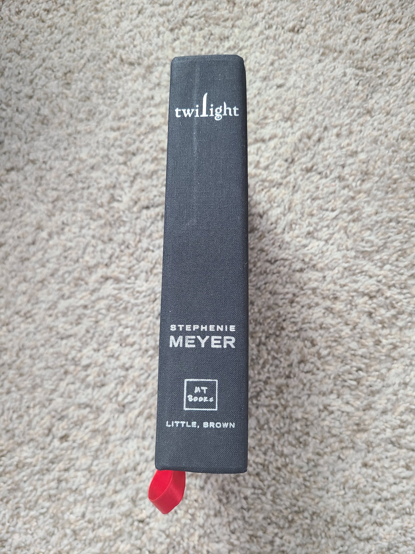 Collectors Edition Autosigned Twilight by Stephanie Meyer – Literary Roots