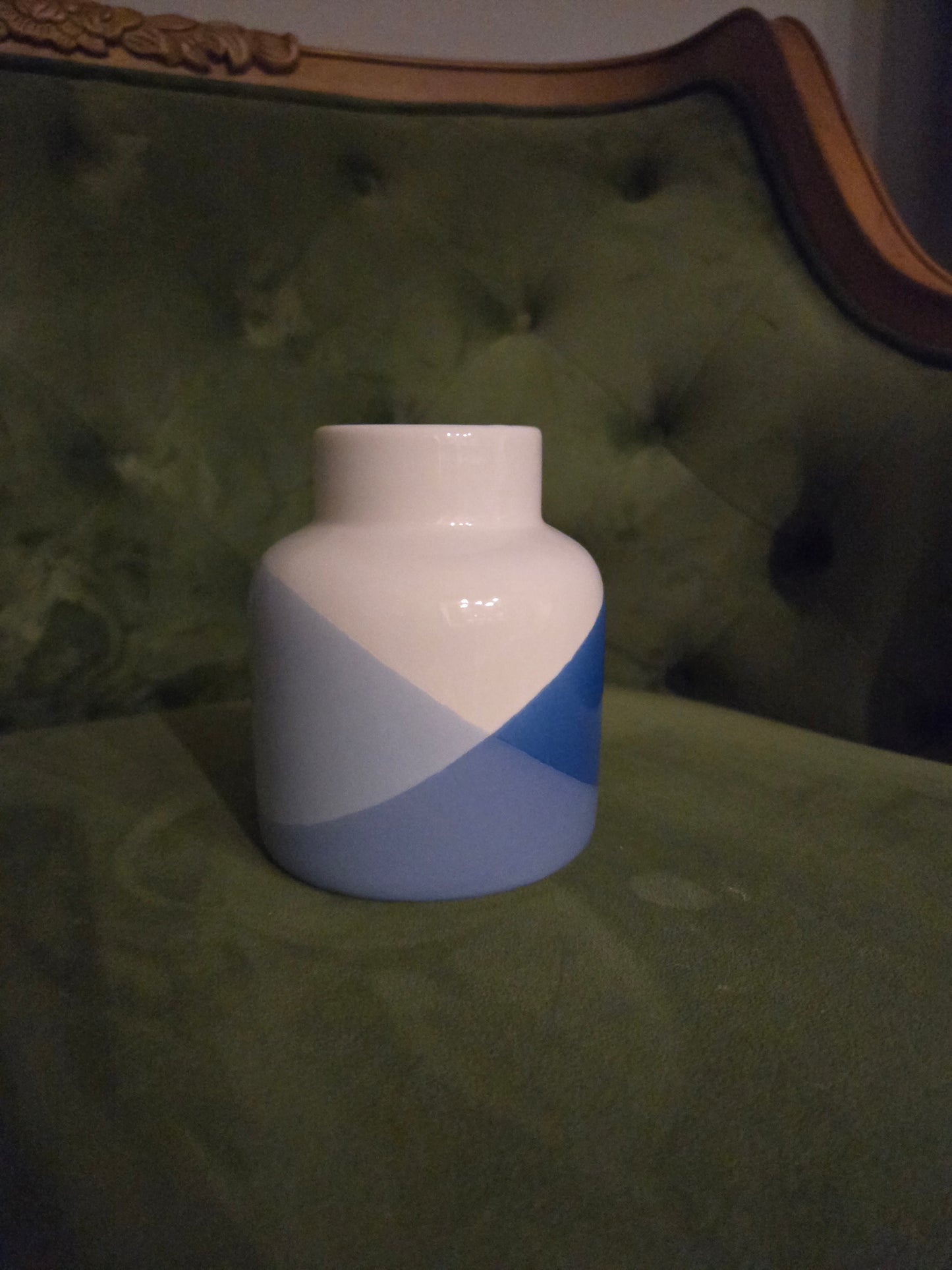 Modern Short Ceramic Base – Literary Roots